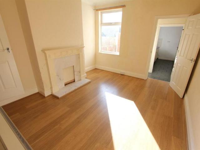 2 bedroom terraced house to rent