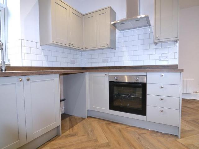 2 bedroom terraced house to rent