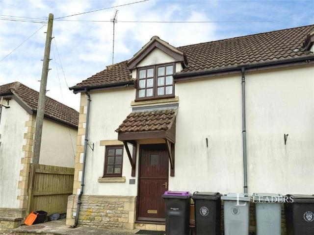 2 bedroom semi detached house to rent