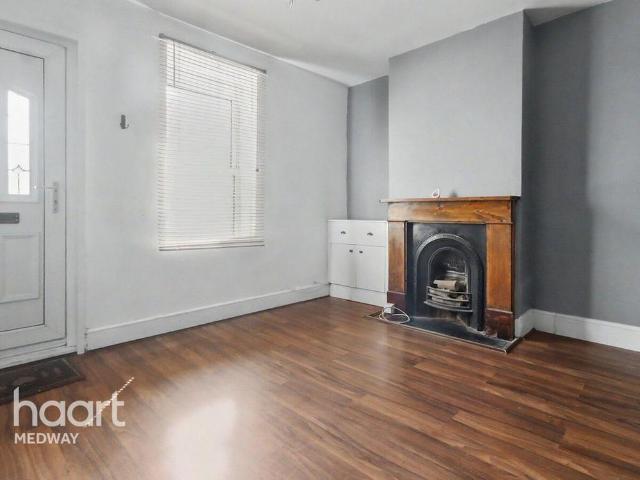 2 bedroom terraced house to rent