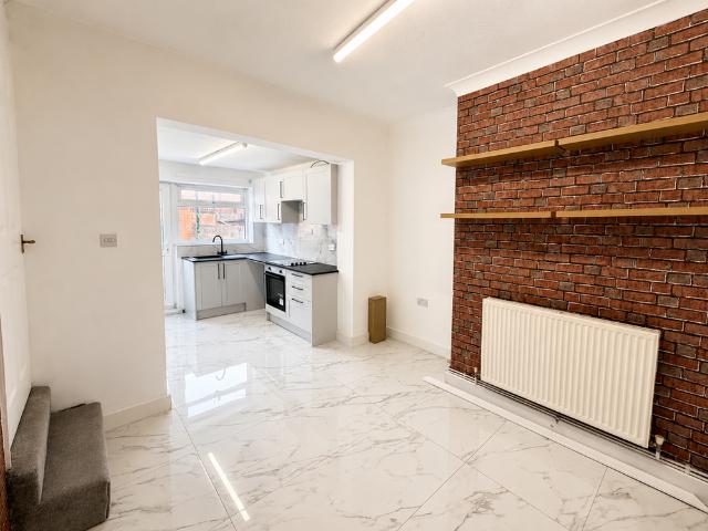 2 bedroom terraced house to rent