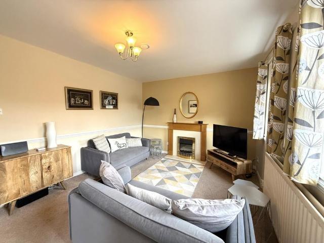 2 bedroom terraced house to rent