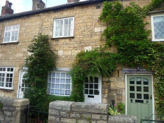 2 bedroom terraced house to rent