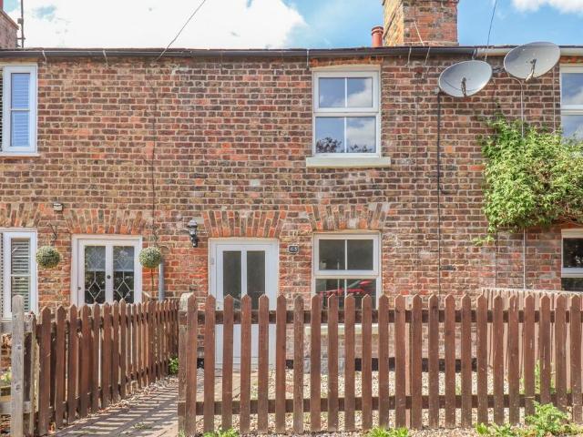 2 bedroom terraced house to rent