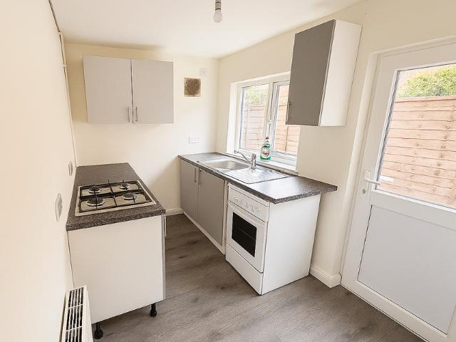 2 bedroom terraced house to rent