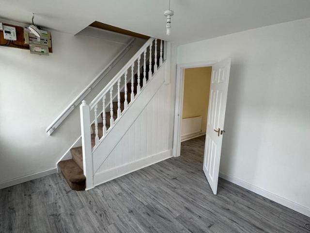 2 bedroom terraced house to rent