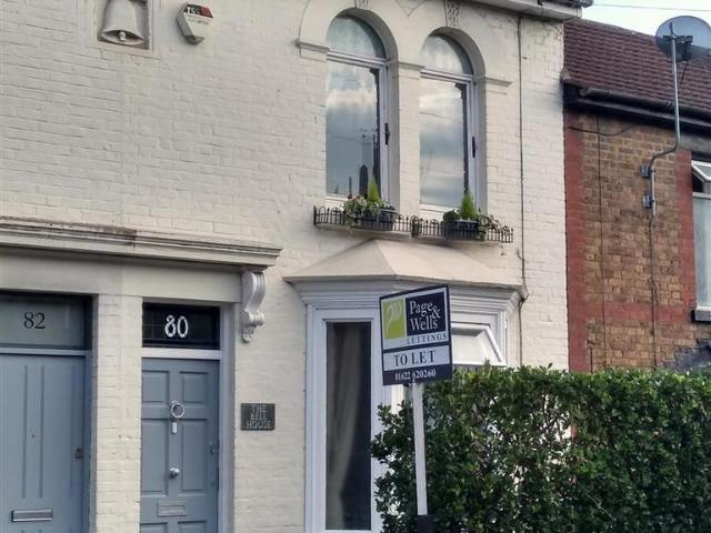 2 bedroom terraced house to rent
