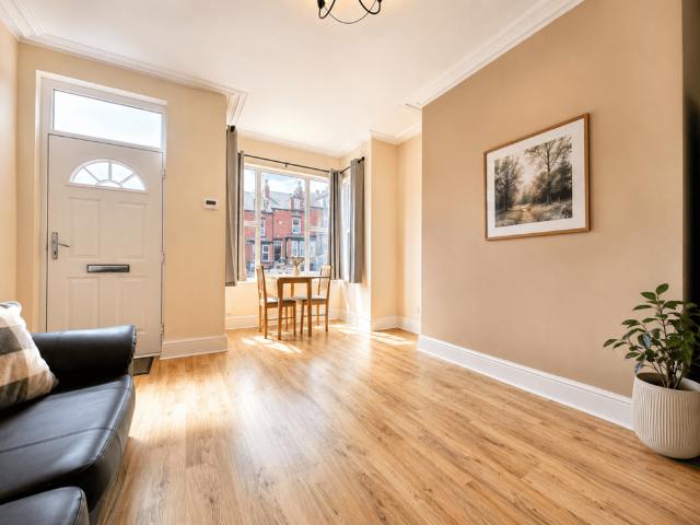 2 bedroom terraced house to rent