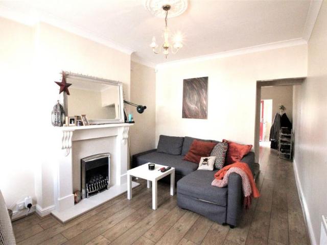 2 bedroom terraced house to rent