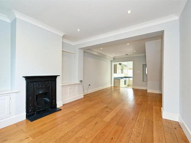 2 bedroom terraced house to rent