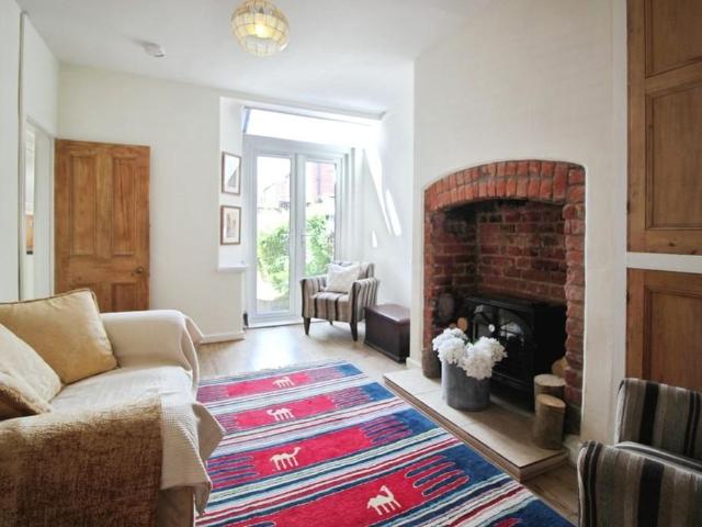 2 bedroom terraced house to rent