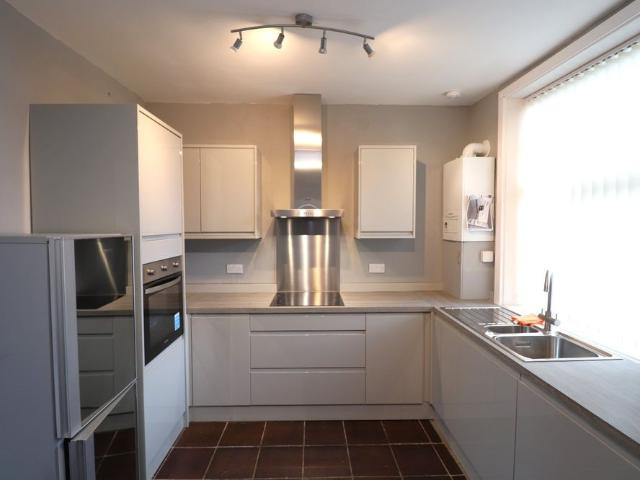2 bedroom terraced house to rent