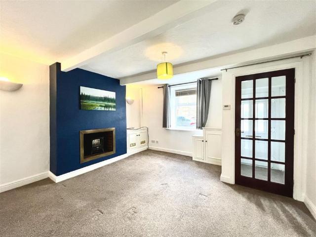2 bedroom terraced house to rent