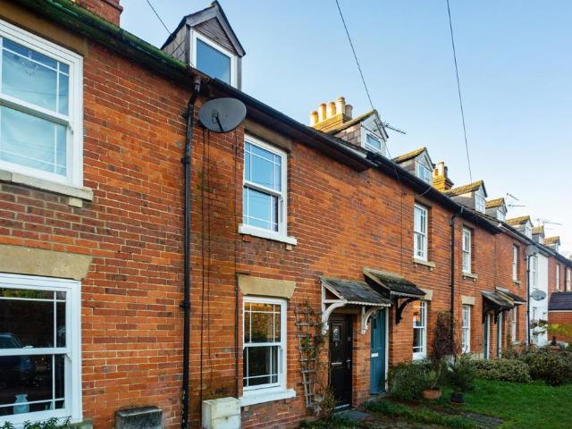 2 bedroom terraced house to rent
