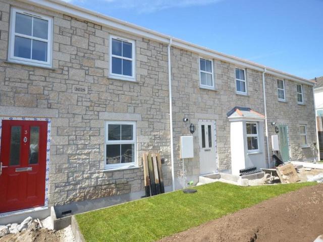 2 bedroom terraced house to rent