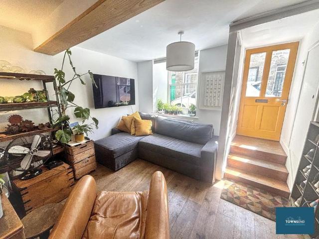 2 bedroom terraced house to rent