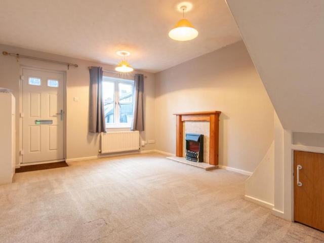 2 bedroom terraced house to rent