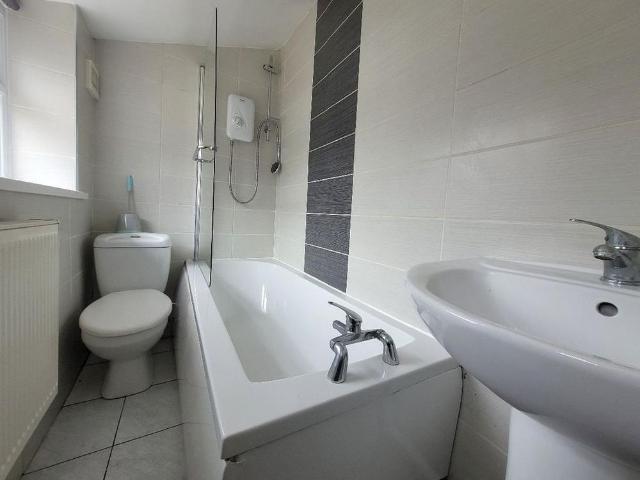 2 bedroom terraced house to rent