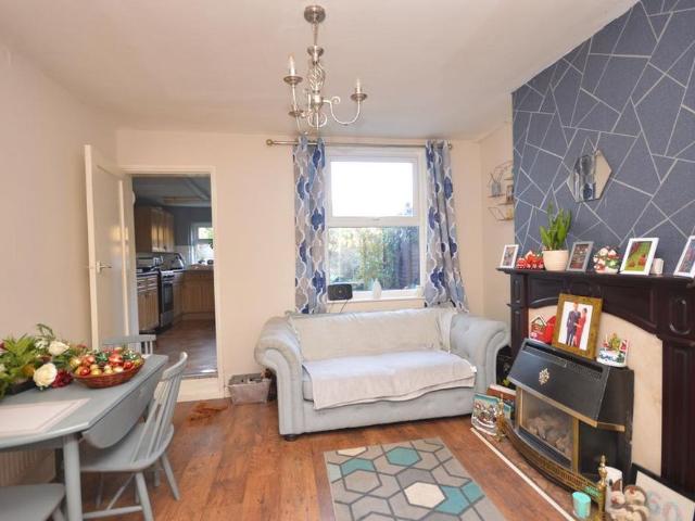 2 bedroom terraced house to rent