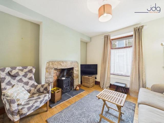 2 bedroom terraced house to rent