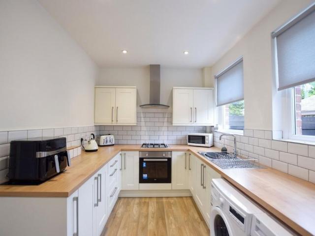 2 bedroom terraced house to rent