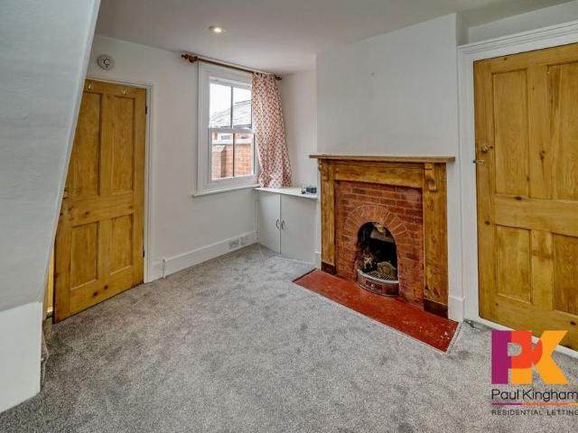 2 bedroom terraced house to rent