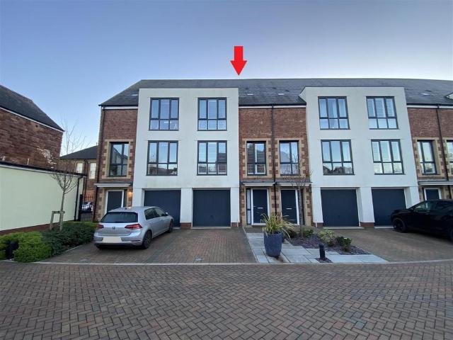 2 bedroom terraced house to rent