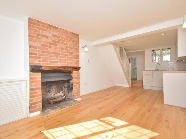 2 bedroom terraced house to rent