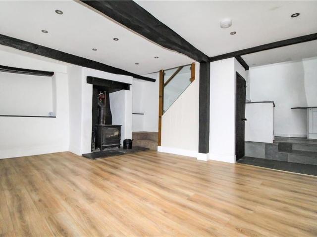 2 bedroom terraced house to rent