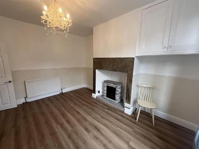 2 bedroom terraced house to rent