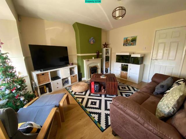 2 bedroom terraced house to rent
