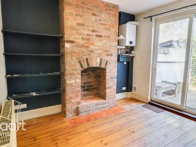 2 bedroom terraced house to rent