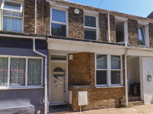 2 bedroom terraced house to rent