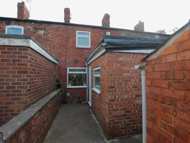 2 bedroom terraced house to rent