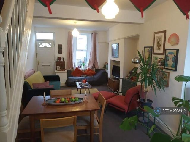 2 bedroom terraced house to rent