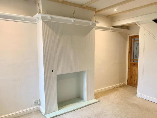 2 bedroom terraced house to rent