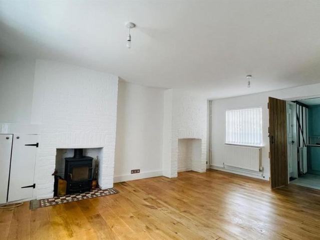 2 bedroom terraced house to rent