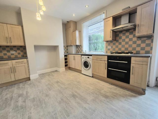 2 bedroom terraced house to rent