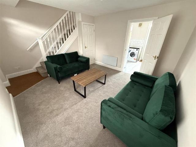 2 bedroom terraced house to rent