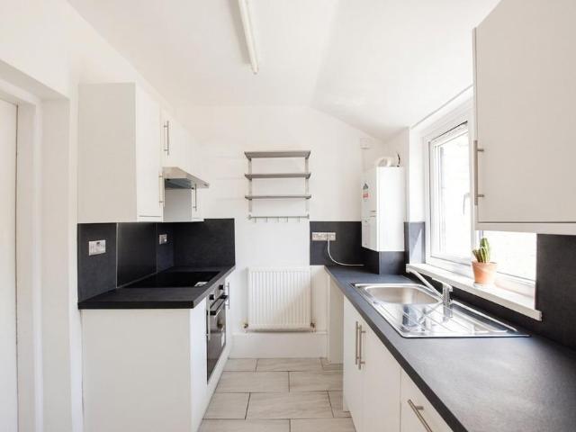 2 bedroom terraced house to rent
