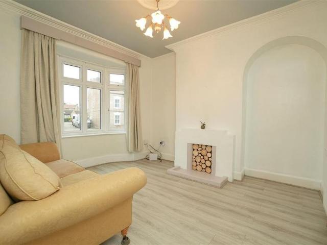 2 bedroom terraced house to rent