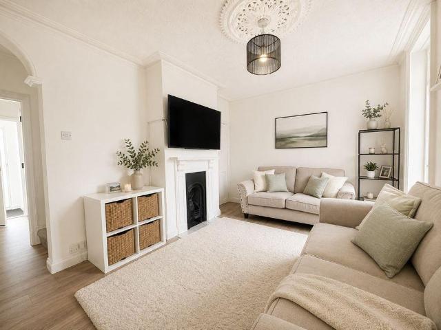 2 bedroom terraced house to rent