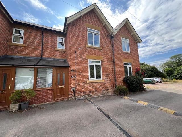 2 bedroom terraced house to rent