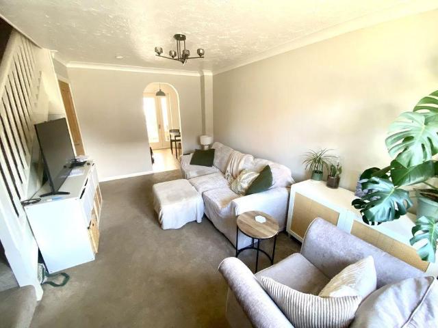 2 bedroom terraced house to rent