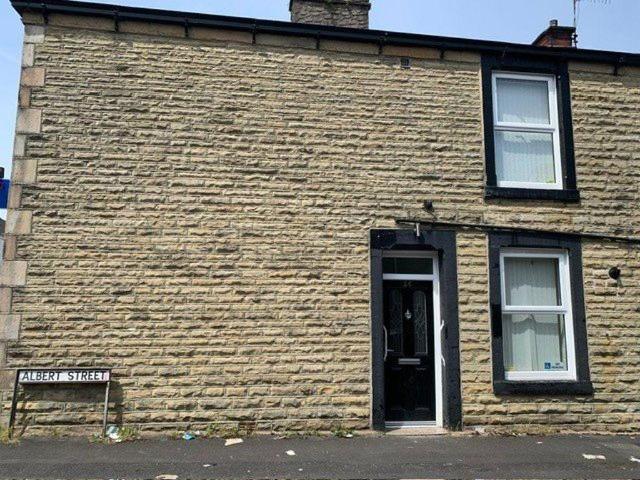 2 bedroom terraced house to rent