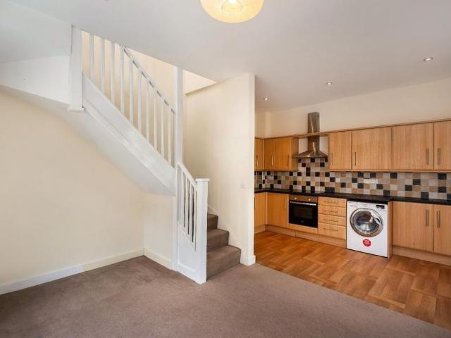 2 bedroom terraced house to rent
