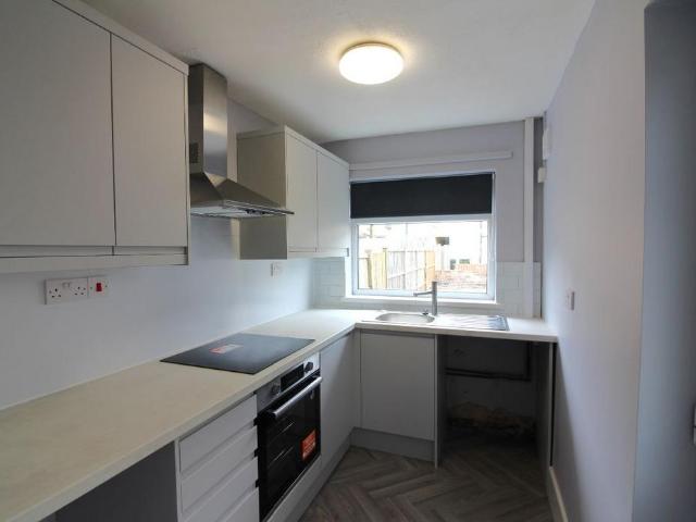 2 bedroom terraced house to rent