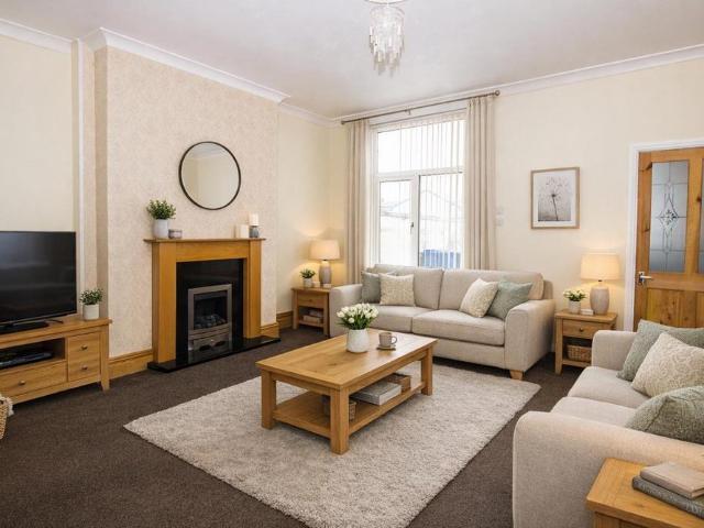 2 bedroom terraced house to rent