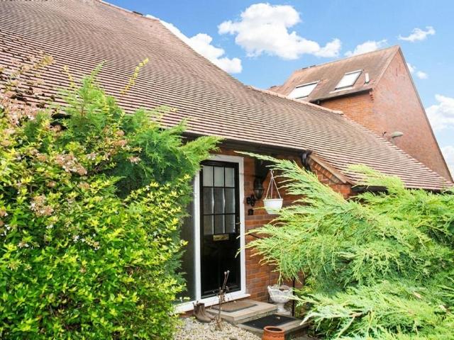 2 bedroom terraced house to rent