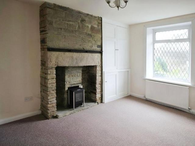 2 bedroom terraced house to rent